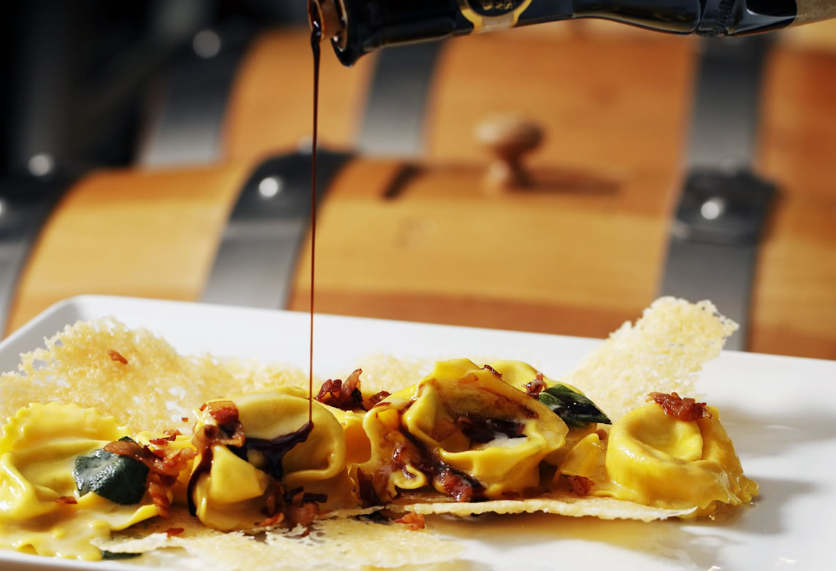 Tradition in Modenese food and wine tasting